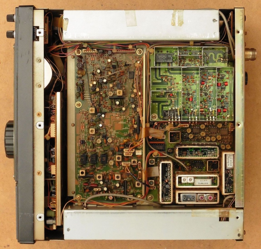 Komunikacijski prijemnik Icom IC-R7000 – Elektronika CroWave